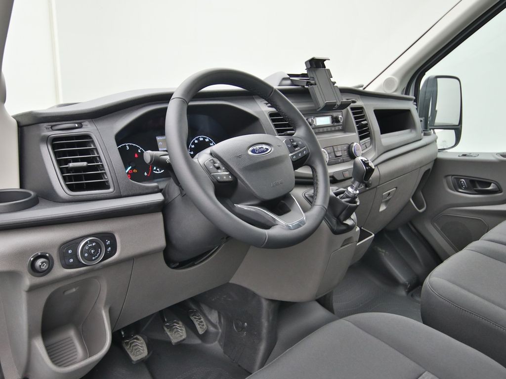 Ford Transit 350 L2 kisteherautó 131 LE plató